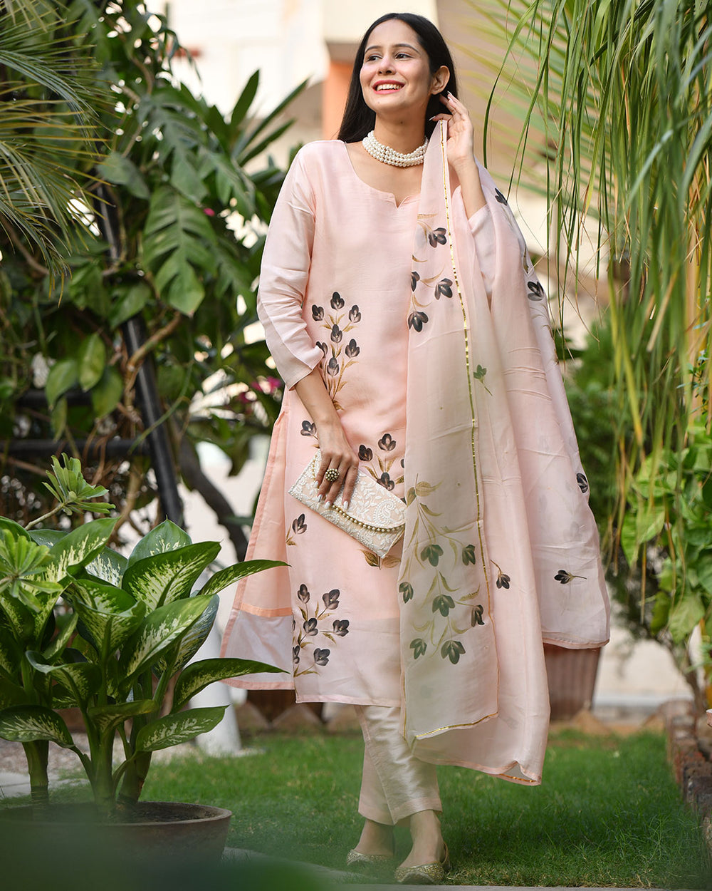 PEACH HAND PAINTED SUIT SET – Gulabi Dori
